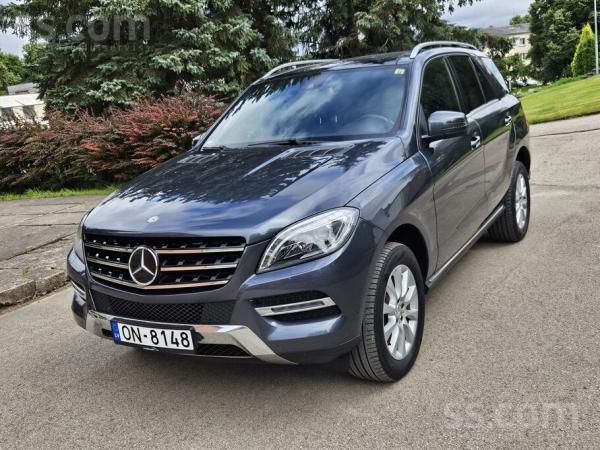 Pelēks Mercedes-Benz ML 250 2012 Jēkabpils, ar dzinēja tilpumu 2.20 L un nobraukumu 260 tūkst. km par 13790 €, foto 2 vietnē AUTOMOTO.COM.LV