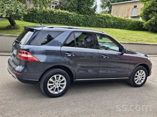 Pelēks Mercedes-Benz ML 250 2012 Jēkabpils, ar dzinēja tilpumu 2.20 L un nobraukumu 260 tūkst. km par 13790 €, foto 7 vietnē AUTOMOTO.COM.LV