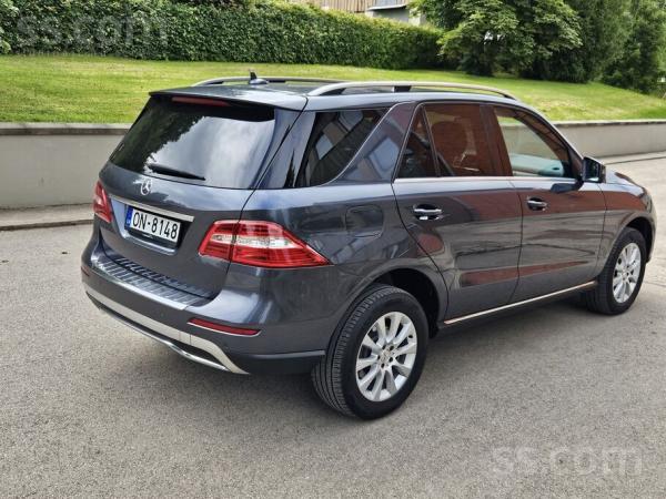 Pelēks Mercedes-Benz ML 250 2012 Jēkabpils, ar dzinēja tilpumu 2.20 L un nobraukumu 260 tūkst. km par 13790 €, foto 8 vietnē AUTOMOTO.COM.LV