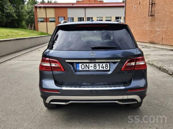 Pelēks Mercedes-Benz ML 250 2012 Jēkabpils, ar dzinēja tilpumu 2.20 L un nobraukumu 260 tūkst. km par 13790 €, foto 10 vietnē AUTOMOTO.COM.LV