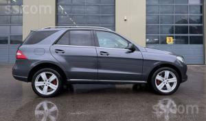 Grey Mercedes-Benz ML 250 2012 in Riga, with an engine capacity of 2.20 L and mileage of 323 thousand km for 11500 €, photo 7 on AUTOMOTO.COM.LV