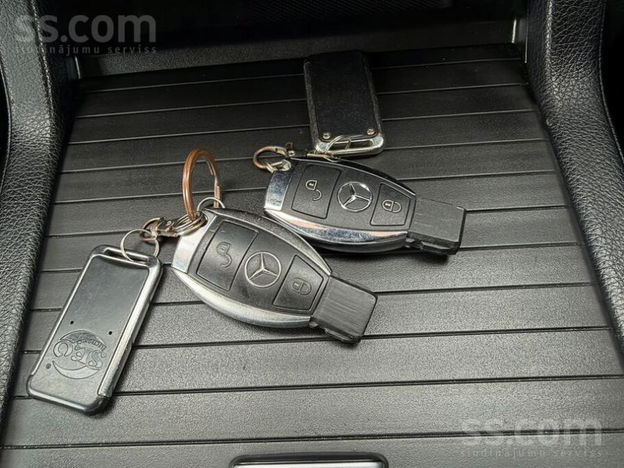 Grey Mercedes-Benz ML 250 2012 in Riga, with an engine capacity of 2.20 L and mileage of 323 thousand km for 11500 €, photo 15 on AUTOMOTO.COM.LV