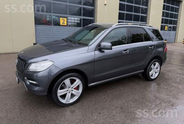 Pelēks Mercedes-Benz ML 250 2012 Rīga, ar dzinēja tilpumu 2.20 L un nobraukumu 323 tūkst. km par 11500 €, foto 4 vietnē AUTOMOTO.COM.LV