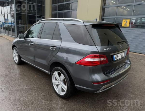 Pelēks Mercedes-Benz ML 250 2012 Rīga, ar dzinēja tilpumu 2.20 L un nobraukumu 323 tūkst. km par 11500 €, foto 6 vietnē AUTOMOTO.COM.LV