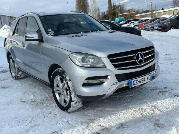 Grey Mercedes-Benz ML 250 2013 in Taurage, with an engine capacity of 2.14 L and mileage of 300 thousand km for 12000 €, photo 2 on AUTOMOTO.COM.LV