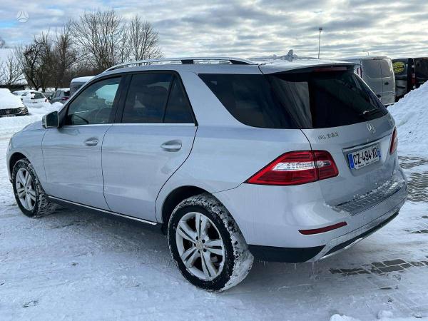 Grey Mercedes-Benz ML 250 2013 in Taurage, with an engine capacity of 2.14 L and mileage of 300 thousand km for 12000 €, photo 8 on AUTOMOTO.COM.LV
