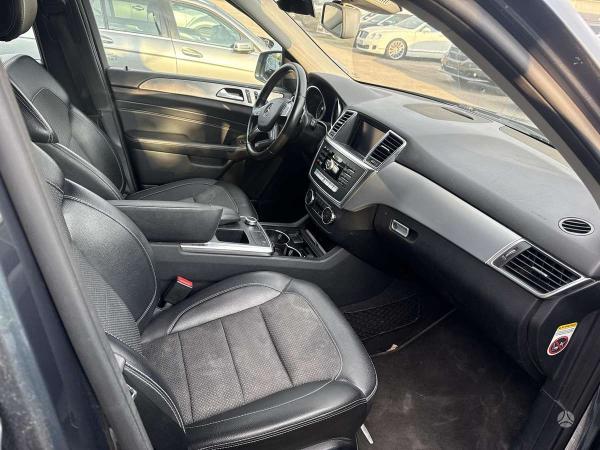 Pelēks Mercedes-Benz ML 250 2013 Šauļi, ar dzinēja tilpumu 2.14 L un nobraukumu 290 tūkst. km par 6700 €, foto 8 vietnē AUTOMOTO.COM.LV