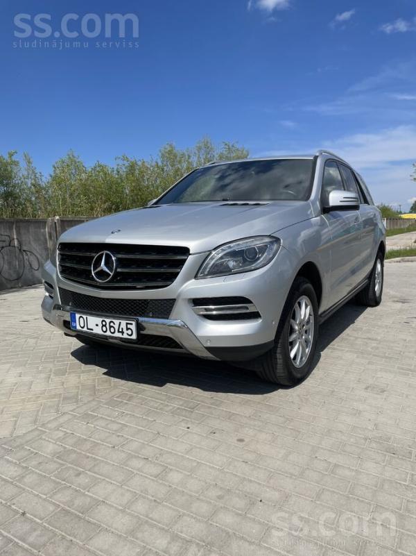 Pelēks Mercedes-Benz ML 250 2013 Rīga, ar dzinēja tilpumu 2.20 L un nobraukumu 268 tūkst. km par 11500 €, foto 1 vietnē AUTOMOTO.COM.LV