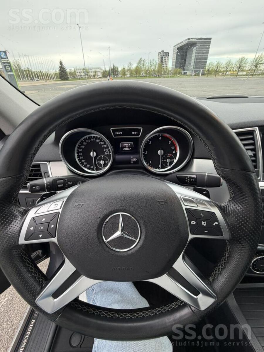 Grey Mercedes-Benz ML 250 2014 in Riga, with an engine capacity of 2.20 L and mileage of 255 thousand km for 14500 €, photo 10 on AUTOMOTO.COM.LV