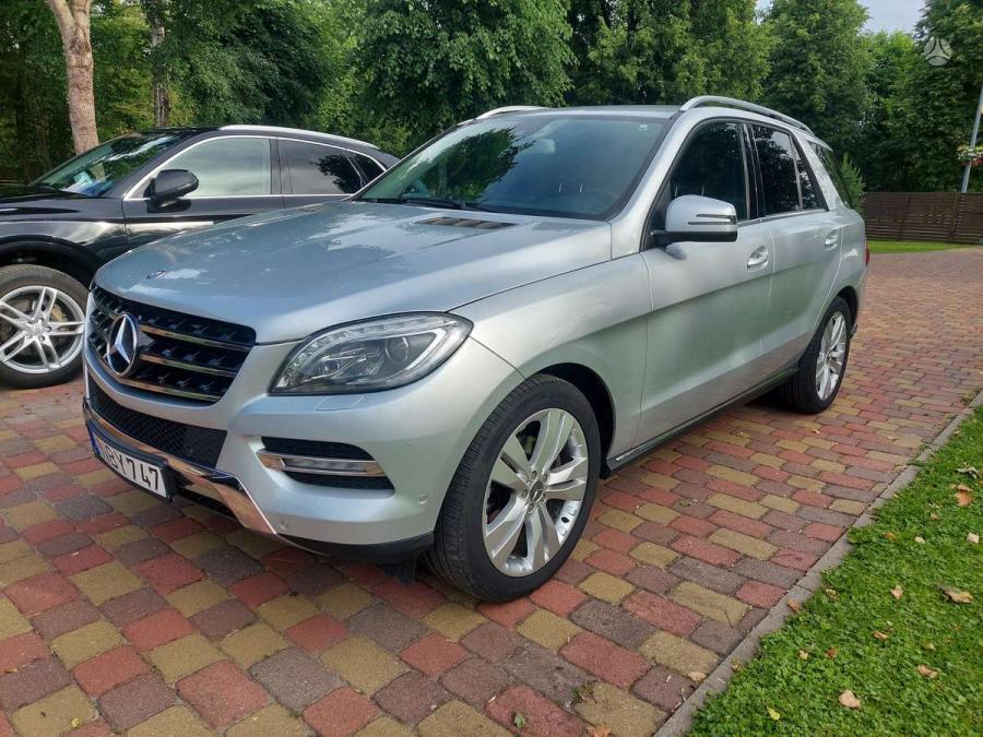 Pelēks Mercedes-Benz ML 250 2014 Kupiškis, ar dzinēja tilpumu 2.14 L un nobraukumu 277 tūkst. km par 12750 €, foto 1 vietnē AUTOMOTO.COM.LV
