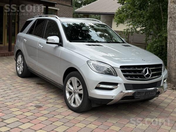 Grey Mercedes-Benz ML 250 2014 in Jurmala, with an engine capacity of 2.20 L and mileage of 0 thousand km for 13350 €, photo 2 on AUTOMOTO.COM.LV