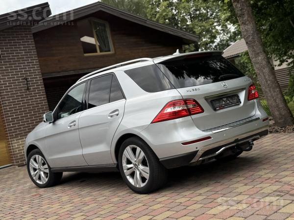 Grey Mercedes-Benz ML 250 2014 in Jurmala, with an engine capacity of 2.20 L and mileage of 0 thousand km for 13350 €, photo 4 on AUTOMOTO.COM.LV