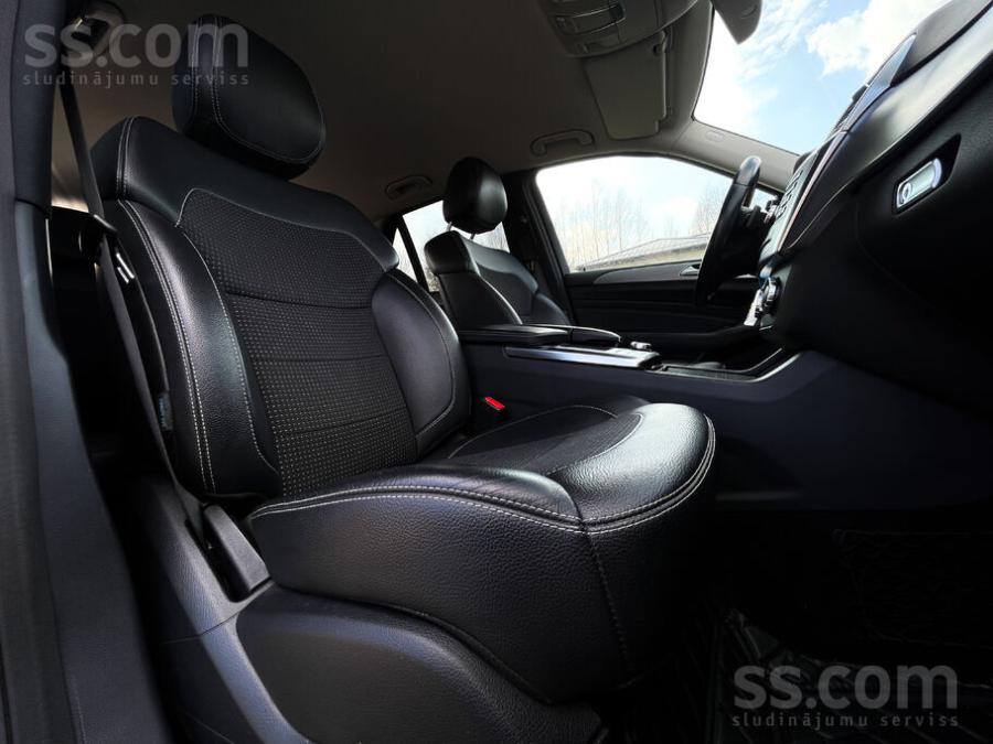 Grey Mercedes-Benz ML 250 2014 in Jelgava, with an engine capacity of 2.20 L and mileage of 178 thousand km for 17490 €, photo 8 on AUTOMOTO.COM.LV