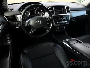Grey Mercedes-Benz ML 250 2014 in Jelgava, with an engine capacity of 2.20 L and mileage of 178 thousand km for 17490 €, photo 9 on AUTOMOTO.COM.LV