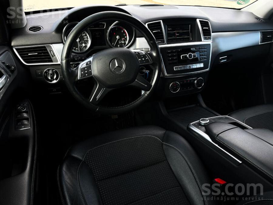 Grey Mercedes-Benz ML 250 2014 in Jelgava, with an engine capacity of 2.20 L and mileage of 178 thousand km for 17490 €, photo 9 on AUTOMOTO.COM.LV