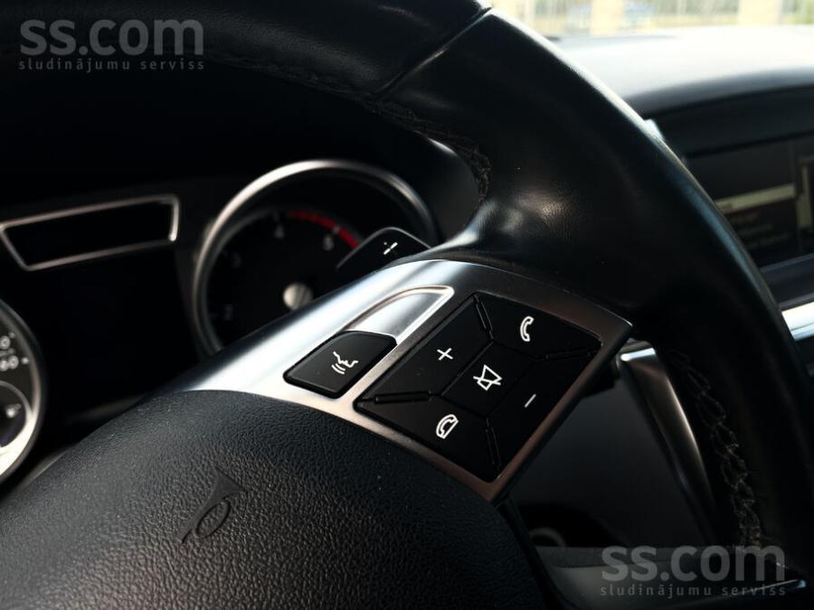 Grey Mercedes-Benz ML 250 2014 in Jelgava, with an engine capacity of 2.20 L and mileage of 178 thousand km for 17490 €, photo 15 on AUTOMOTO.COM.LV