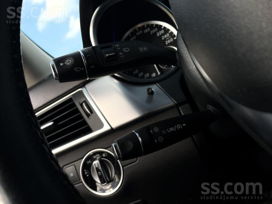 Grey Mercedes-Benz ML 250 2014 in Jelgava, with an engine capacity of 2.20 L and mileage of 178 thousand km for 17490 €, photo 17 on AUTOMOTO.COM.LV