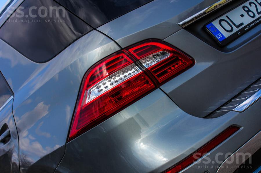 Grey Mercedes-Benz ML 250 2014 in Jelgava, with an engine capacity of 2.20 L and mileage of 178 thousand km for 17490 €, photo 24 on AUTOMOTO.COM.LV