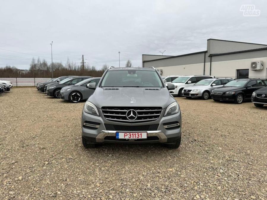 Pelēks Mercedes-Benz ML 250 2015 Šauļi, ar dzinēja tilpumu 2.10 L un nobraukumu 322 tūkst. km par 14500 €, foto 1 vietnē AUTOMOTO.COM.LV