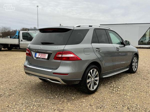 Pelēks Mercedes-Benz ML 250 2015 Šauļi, ar dzinēja tilpumu 2.10 L un nobraukumu 322 tūkst. km par 14500 €, foto 6 vietnē AUTOMOTO.COM.LV