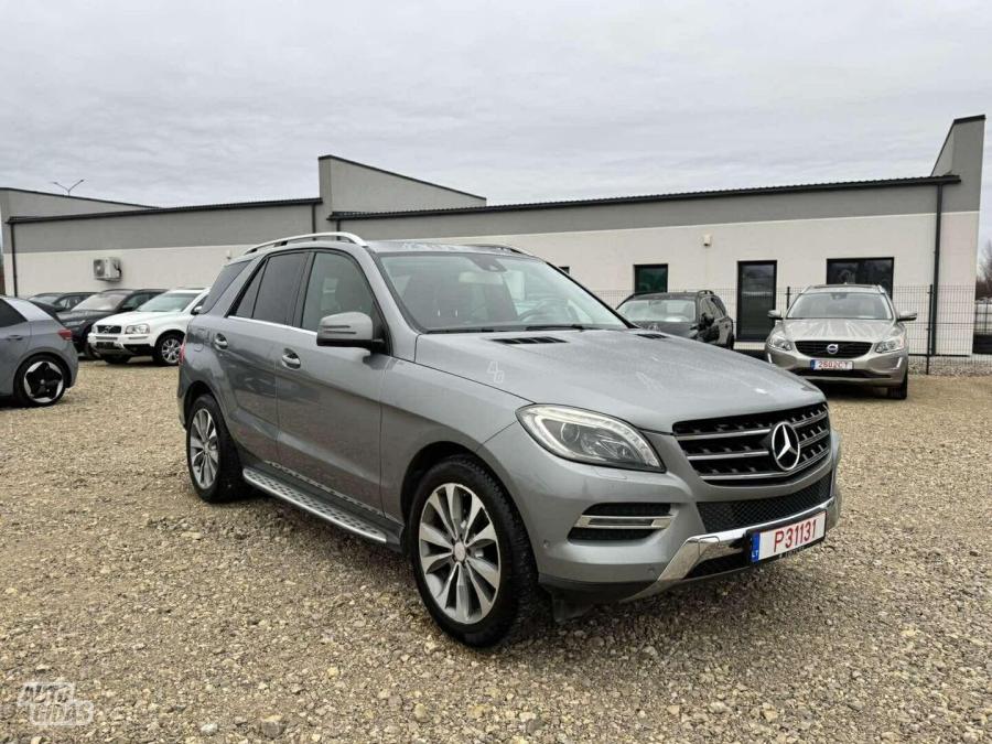 Pelēks Mercedes-Benz ML 250 2015 Šauļi, ar dzinēja tilpumu 2.10 L un nobraukumu 322 tūkst. km par 14500 €, foto 2 vietnē AUTOMOTO.COM.LV