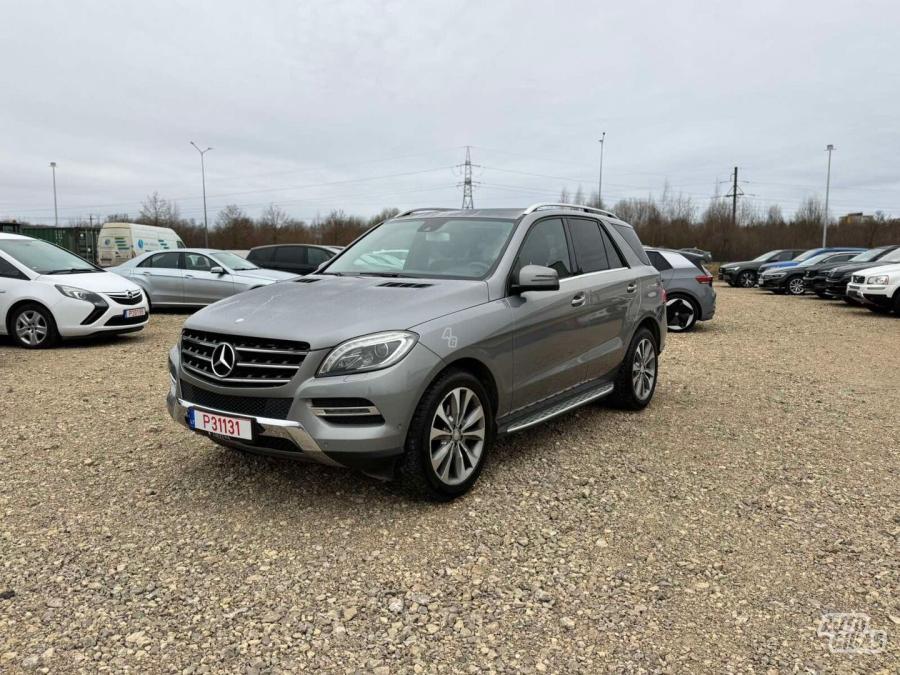 Pelēks Mercedes-Benz ML 250 2015 Šauļi, ar dzinēja tilpumu 2.10 L un nobraukumu 322 tūkst. km par 14500 €, foto 3 vietnē AUTOMOTO.COM.LV