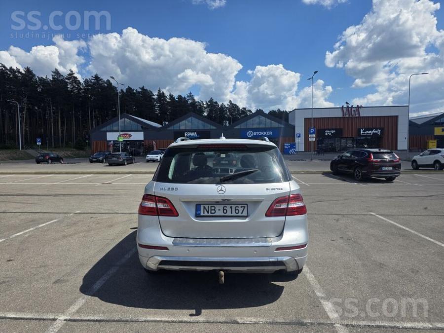Pelēks Mercedes-Benz ML 250 2015 Rīga, ar dzinēja tilpumu 2.20 L un nobraukumu 219 tūkst. km par 16500 €, foto 8 vietnē AUTOMOTO.COM.LV