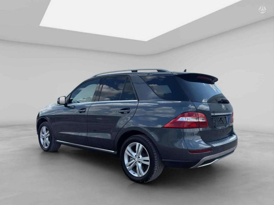 Grey Mercedes-Benz ML 250 2015 in Kaunas, with an engine capacity of 2.10 L and mileage of 312 thousand km for 13400 €, photo 5 on AUTOMOTO.COM.LV