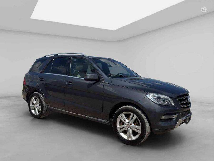 Grey Mercedes-Benz ML 250 2015 in Kaunas, with an engine capacity of 2.10 L and mileage of 312 thousand km for 13400 €, photo 9 on AUTOMOTO.COM.LV