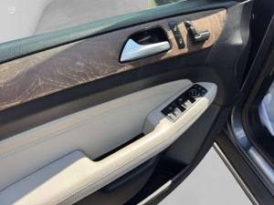 Grey Mercedes-Benz ML 250 2015 in Kaunas, with an engine capacity of 2.10 L and mileage of 312 thousand km for 13400 €, photo 12 on AUTOMOTO.COM.LV