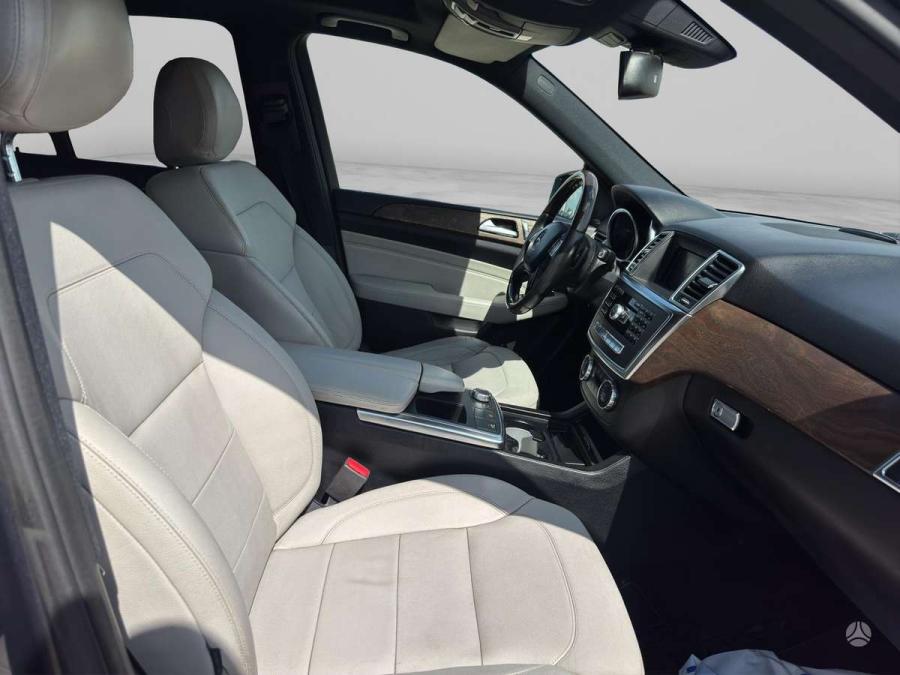 Grey Mercedes-Benz ML 250 2015 in Kaunas, with an engine capacity of 2.10 L and mileage of 312 thousand km for 13400 €, photo 18 on AUTOMOTO.COM.LV