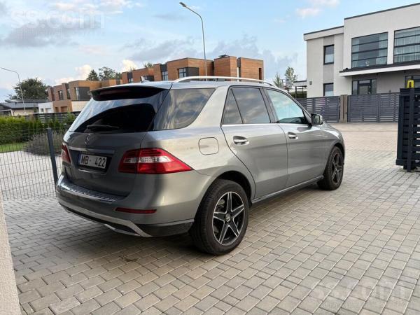 Pelēks Mercedes-Benz ML 250 2014 Rīga, ar dzinēja tilpumu 2.20 L un nobraukumu 280 tūkst. km par 13999 €, foto 7 vietnē AUTOMOTO.COM.LV