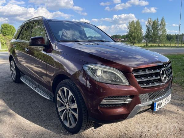 Красный Мерседес МЛ 250 2015 в Рига, объемом двигателя 2.20 л и пробегом 292 тыс. км за 15990 €, фото 7 на AUTOMOTO.COM.LV