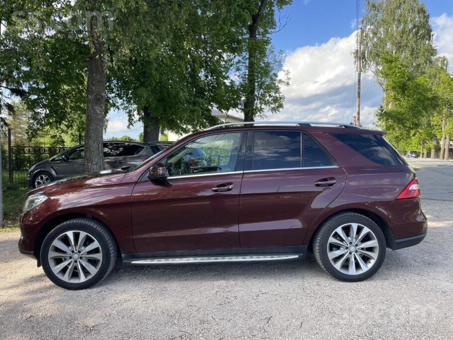 Sarkans Mercedes-Benz ML 250 2015 Rīga, ar dzinēja tilpumu 2.20 L un nobraukumu 292 tūkst. km par 15490 €, foto 3 vietnē AUTOMOTO.COM.LV