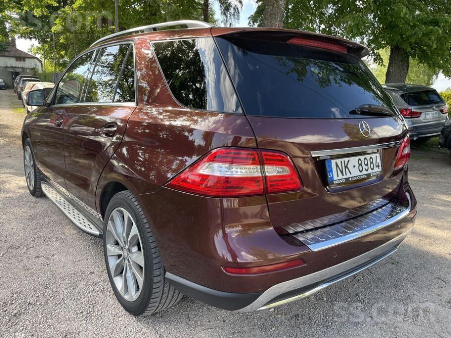 Sarkans Mercedes-Benz ML 250 2015 Rīga, ar dzinēja tilpumu 2.20 L un nobraukumu 292 tūkst. km par 15490 €, foto 4 vietnē AUTOMOTO.COM.LV