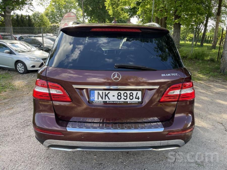 Sarkans Mercedes-Benz ML 250 2015 Rīga, ar dzinēja tilpumu 2.20 L un nobraukumu 292 tūkst. km par 15490 €, foto 5 vietnē AUTOMOTO.COM.LV