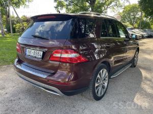 Sarkans Mercedes-Benz ML 250 2015 Rīga, ar dzinēja tilpumu 2.20 L un nobraukumu 292 tūkst. km par 15490 €, foto 6 vietnē AUTOMOTO.COM.LV