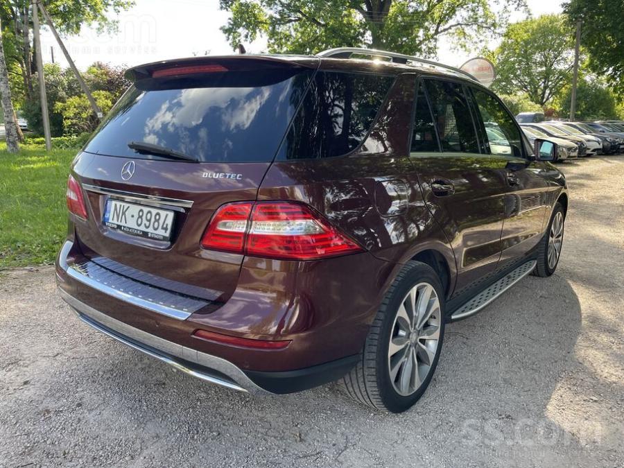 Sarkans Mercedes-Benz ML 250 2015 Rīga, ar dzinēja tilpumu 2.20 L un nobraukumu 292 tūkst. km par 15490 €, foto 6 vietnē AUTOMOTO.COM.LV