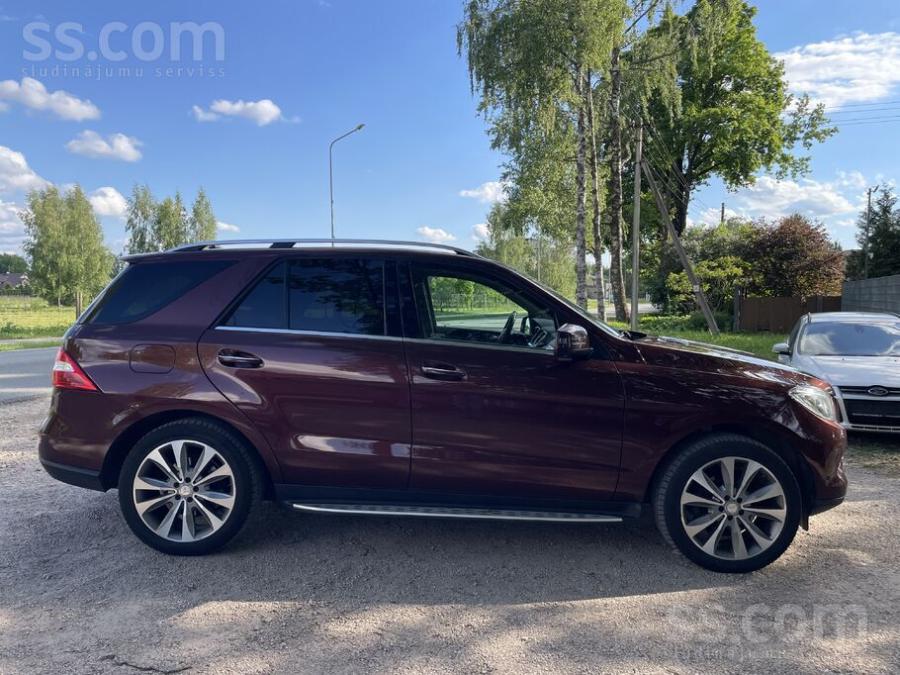 Sarkans Mercedes-Benz ML 250 2015 Rīga, ar dzinēja tilpumu 2.20 L un nobraukumu 292 tūkst. km par 15490 €, foto 7 vietnē AUTOMOTO.COM.LV