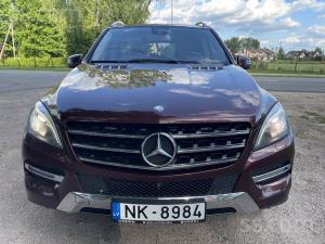 Sarkans Mercedes-Benz ML 250 2015 Rīga, ar dzinēja tilpumu 2.20 L un nobraukumu 292 tūkst. km par 15490 €, foto 9 vietnē AUTOMOTO.COM.LV