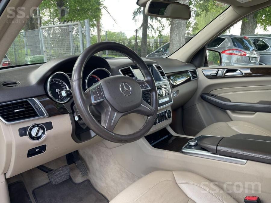 Sarkans Mercedes-Benz ML 250 2015 Rīga, ar dzinēja tilpumu 2.20 L un nobraukumu 292 tūkst. km par 15490 €, foto 11 vietnē AUTOMOTO.COM.LV