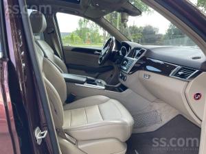 Sarkans Mercedes-Benz ML 250 2015 Rīga, ar dzinēja tilpumu 2.20 L un nobraukumu 292 tūkst. km par 15490 €, foto 19 vietnē AUTOMOTO.COM.LV