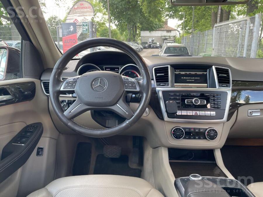 Sarkans Mercedes-Benz ML 250 2015 Rīga, ar dzinēja tilpumu 2.20 L un nobraukumu 292 tūkst. km par 15490 €, foto 23 vietnē AUTOMOTO.COM.LV