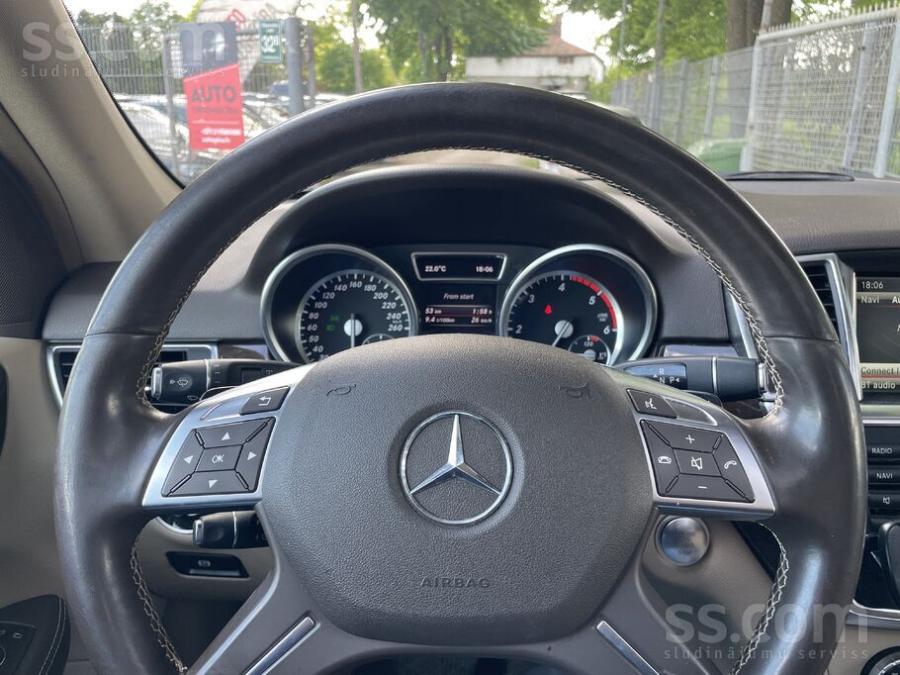 Sarkans Mercedes-Benz ML 250 2015 Rīga, ar dzinēja tilpumu 2.20 L un nobraukumu 292 tūkst. km par 15490 €, foto 24 vietnē AUTOMOTO.COM.LV