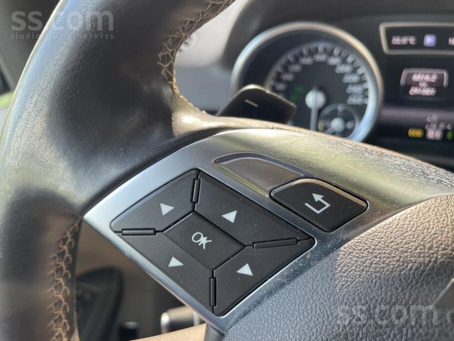 Sarkans Mercedes-Benz ML 250 2015 Rīga, ar dzinēja tilpumu 2.20 L un nobraukumu 292 tūkst. km par 15490 €, foto 30 vietnē AUTOMOTO.COM.LV