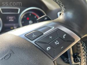 Sarkans Mercedes-Benz ML 250 2015 Rīga, ar dzinēja tilpumu 2.20 L un nobraukumu 292 tūkst. km par 15490 €, foto 31 vietnē AUTOMOTO.COM.LV