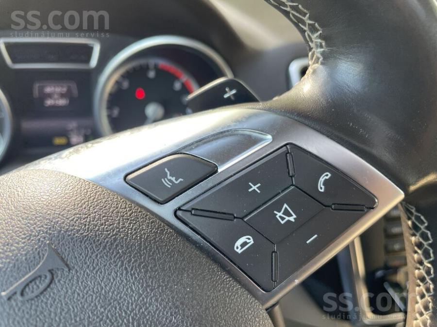 Sarkans Mercedes-Benz ML 250 2015 Rīga, ar dzinēja tilpumu 2.20 L un nobraukumu 292 tūkst. km par 15490 €, foto 31 vietnē AUTOMOTO.COM.LV
