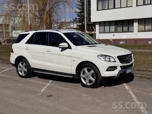 White Mercedes-Benz ML 250 2012 in Riga, with an engine capacity of 2.10 L and mileage of 313 thousand km for 12200 €, photo  on AUTOMOTO.COM.LV