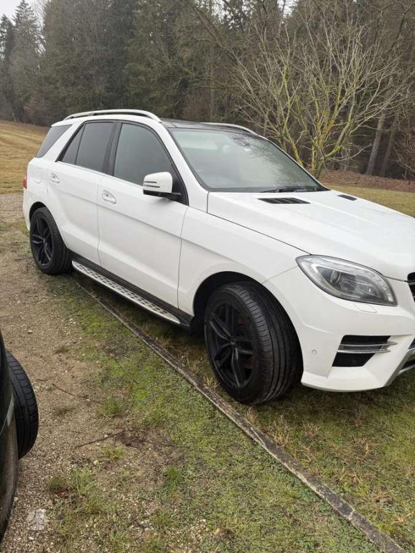 Balts Mercedes-Benz ML 250 2013 Kauņa, ar dzinēja tilpumu 2.10 L un nobraukumu 35 tūkst. km par 7500 €, foto 1 vietnē AUTOMOTO.COM.LV