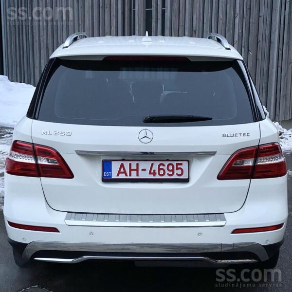 Balts Mercedes-Benz ML 250 2013 Jelgava, ar dzinēja tilpumu 2.10 L un nobraukumu 339 tūkst. km par 10200 €, foto 5 vietnē AUTOMOTO.COM.LV